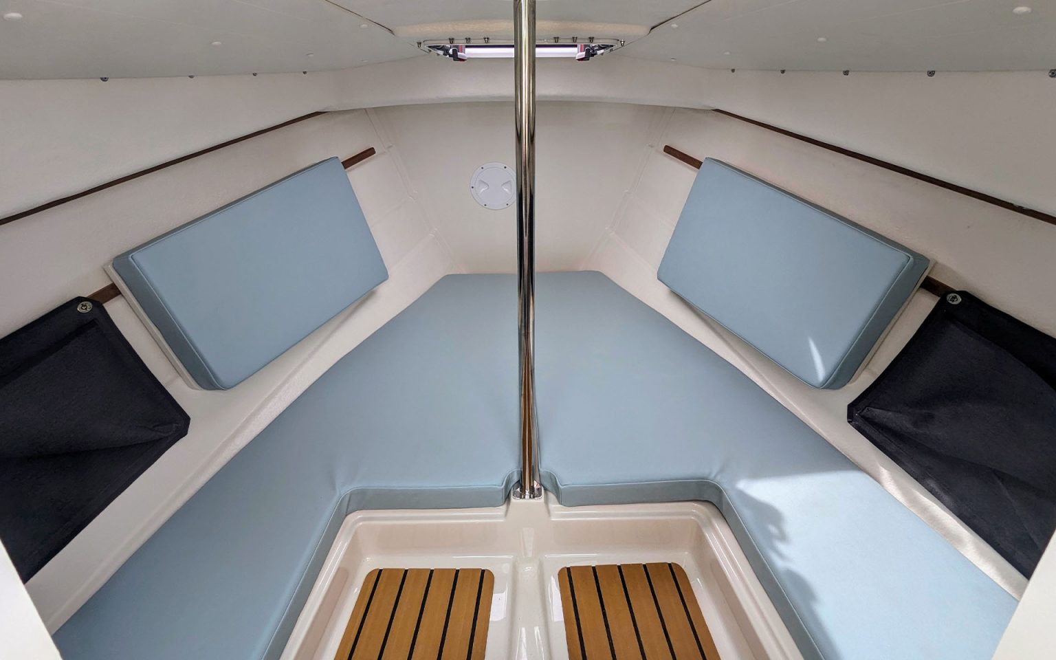 Swallow Yachts | The BayCruiser 21